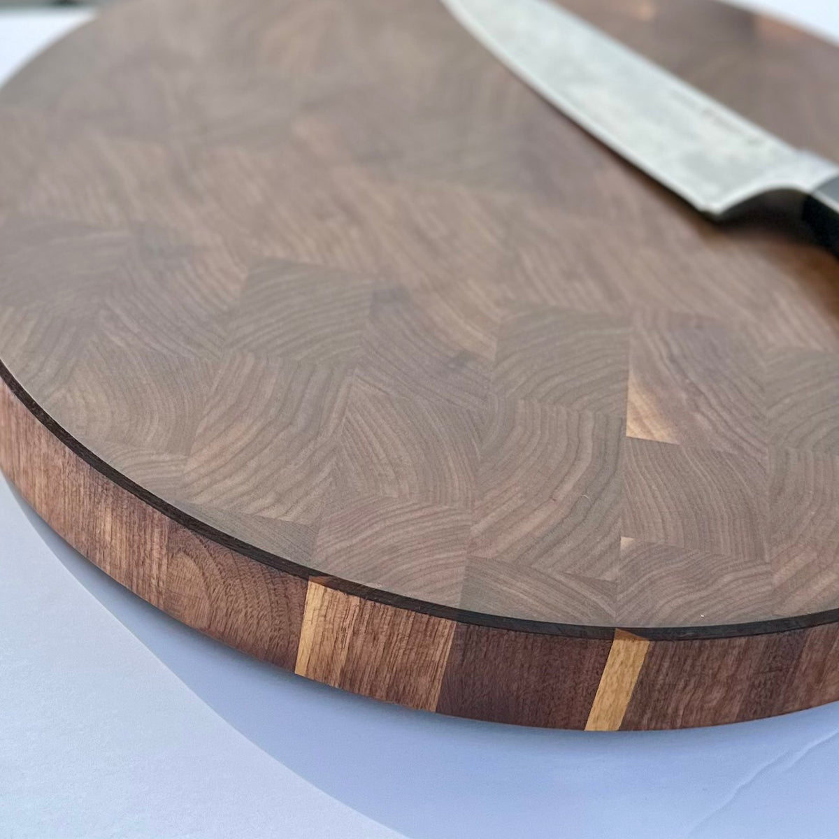 Round Walnut End Grain Cutting Board – Maple Works Designs